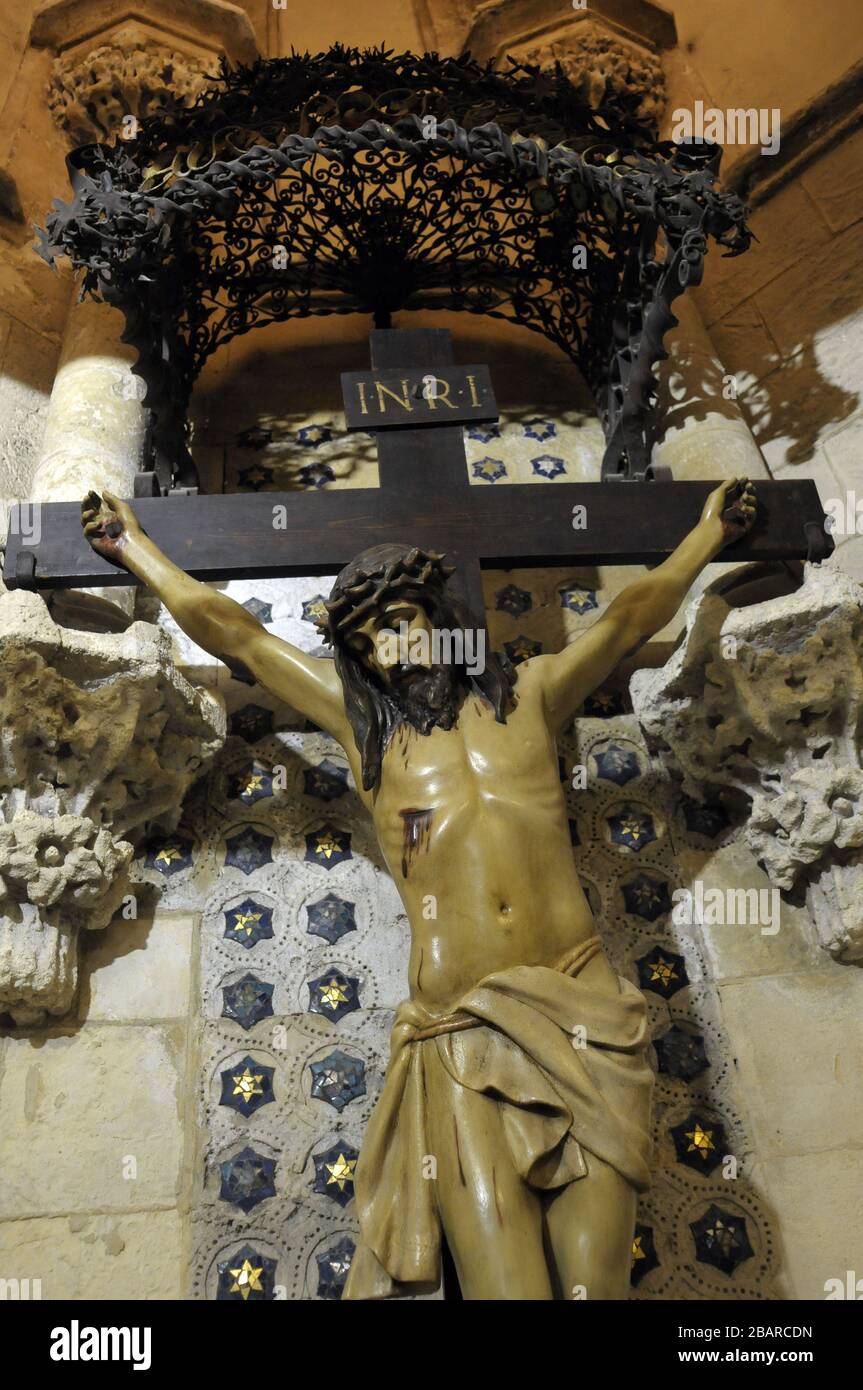 Sagrada familais crypt figure of christ hi-res stock photography and ...