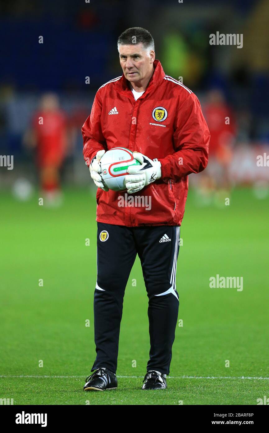 Jim Stewart, Scotland goalkeeper coach Stock Photo - Alamy