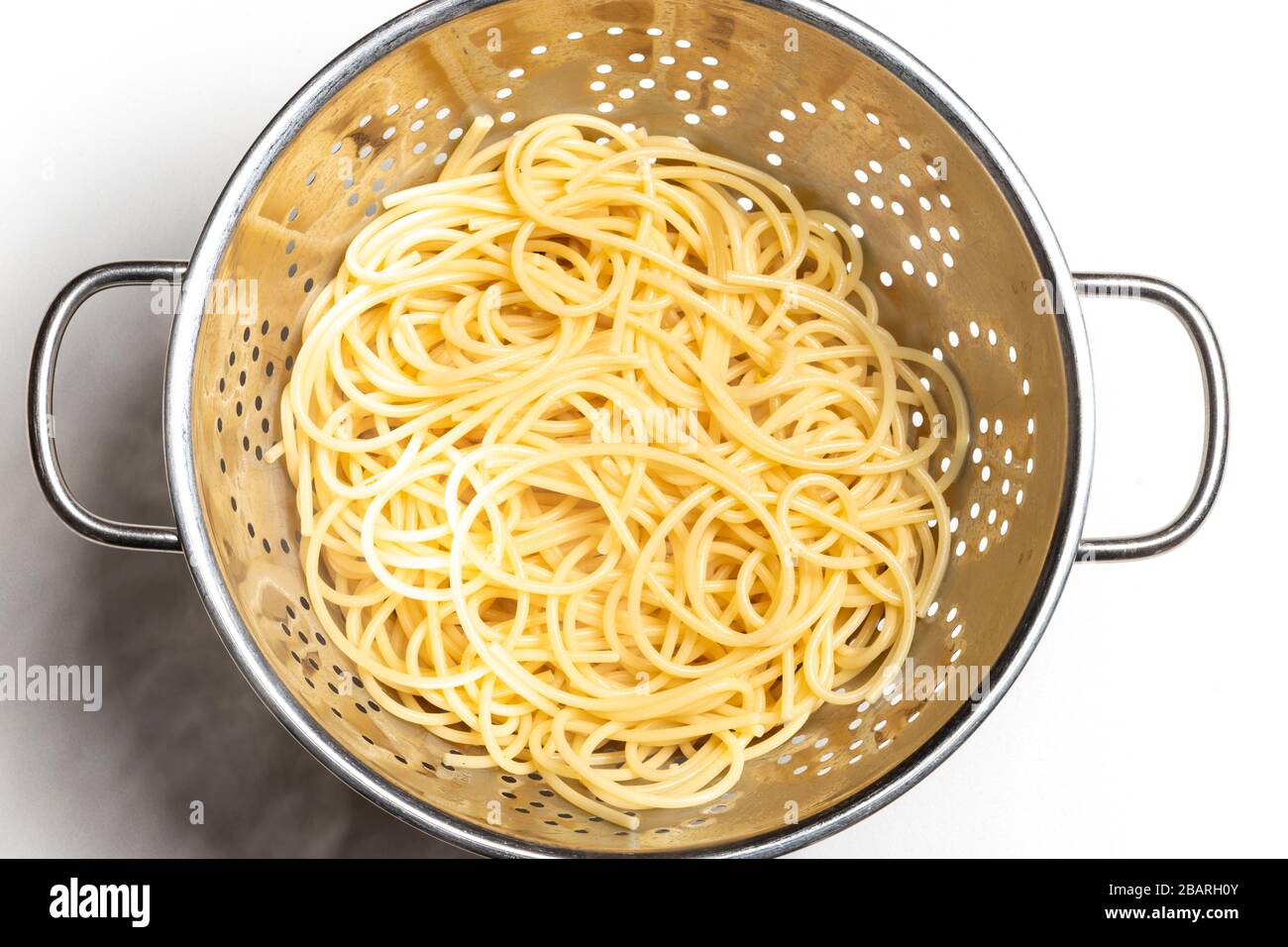 Draining italian pasta hi-res stock photography and images - Alamy