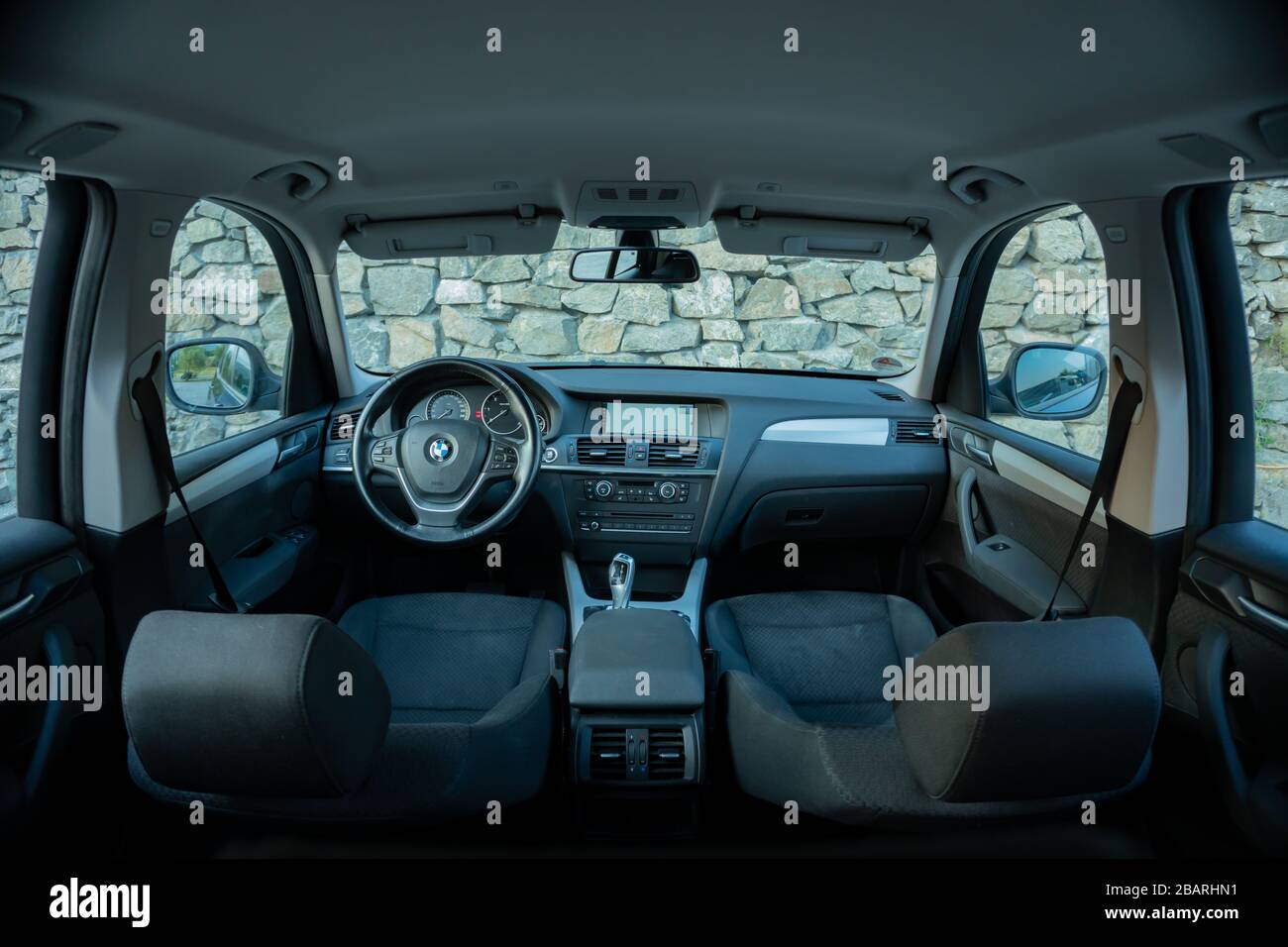 Gps unit on dashboard car hi-res stock photography and images - Alamy