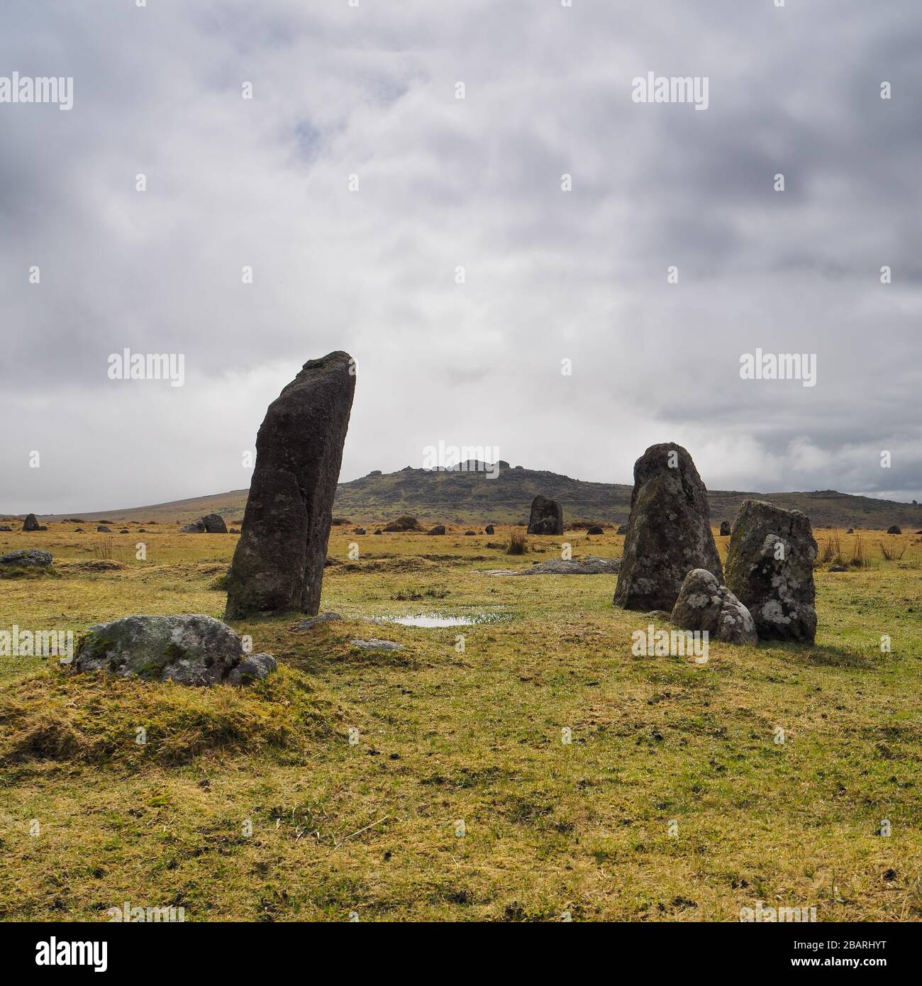 Bronze Age Stone Rows at Merrivale Prehistoric site with Kings Tor in ...