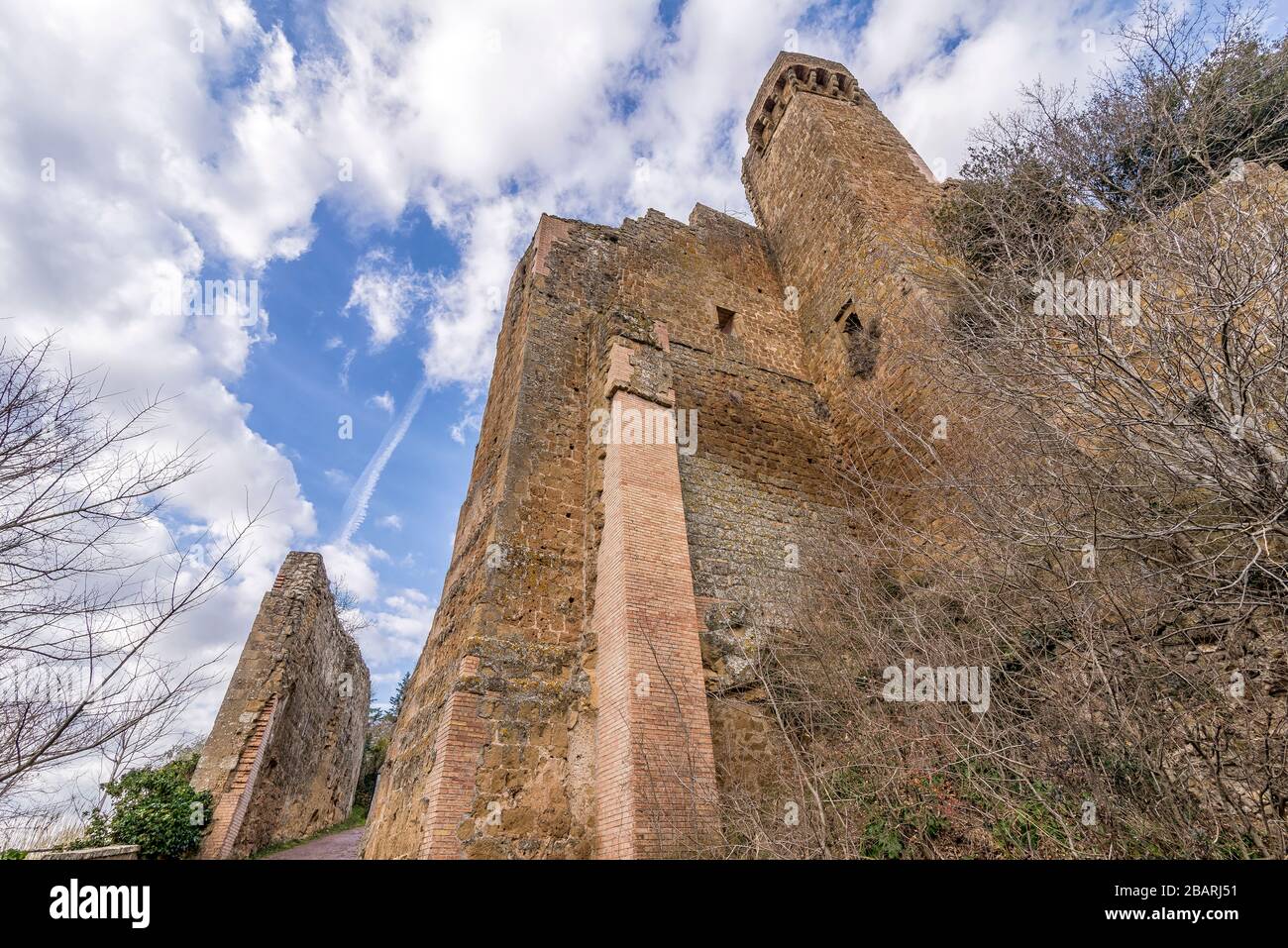 Superb view of the ruins of the Rocca Aldobrandesca of Sovana, Grosseto ...