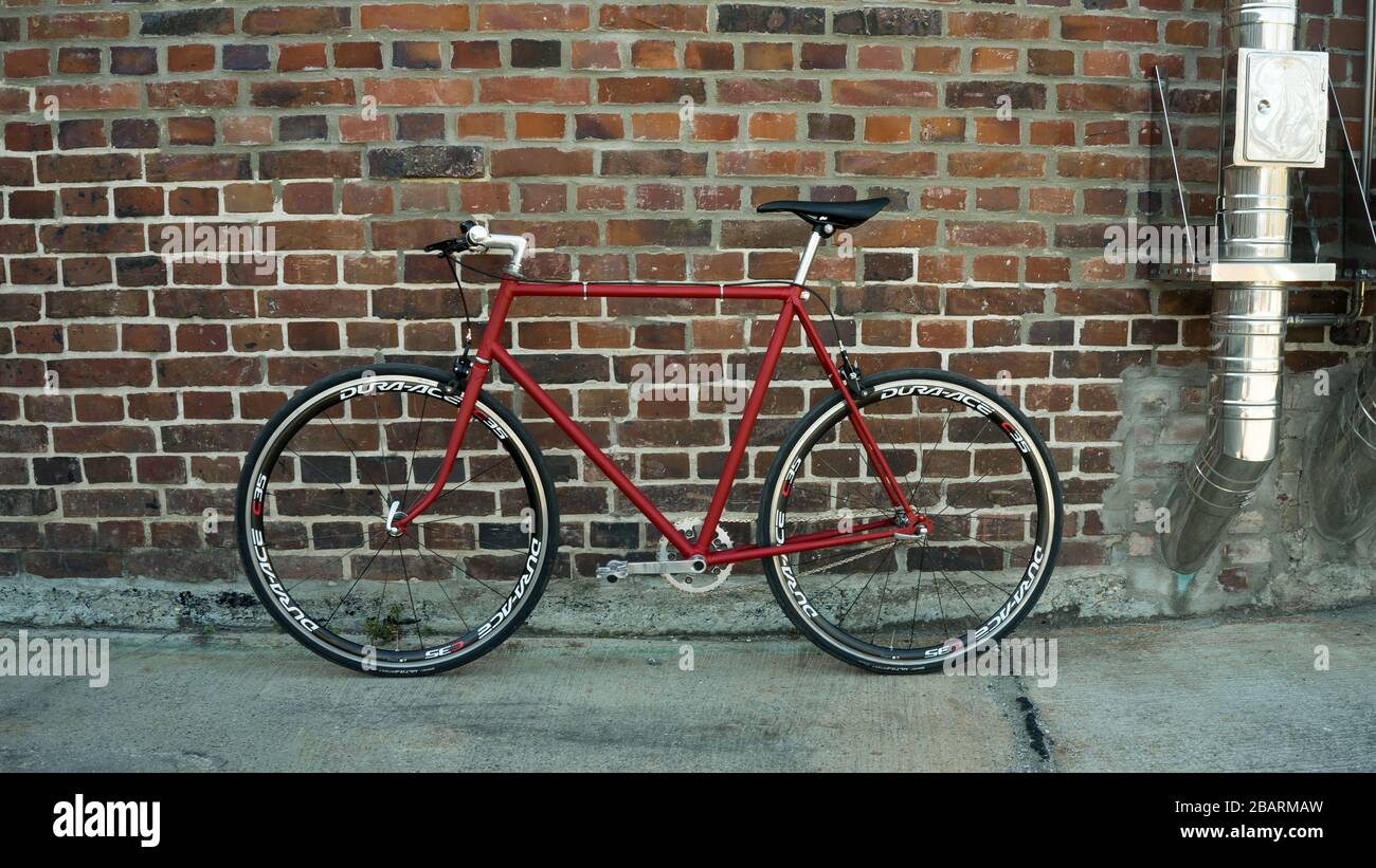 Bike build cycle hi-res stock photography and images - Alamy