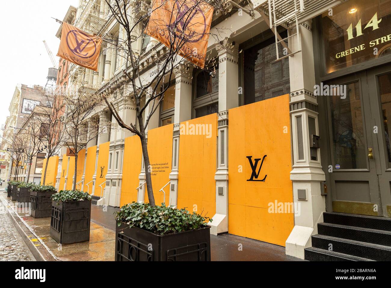 New York, USA. 28th Mar, 2020. Some high end stores like Louis Vuitton ...