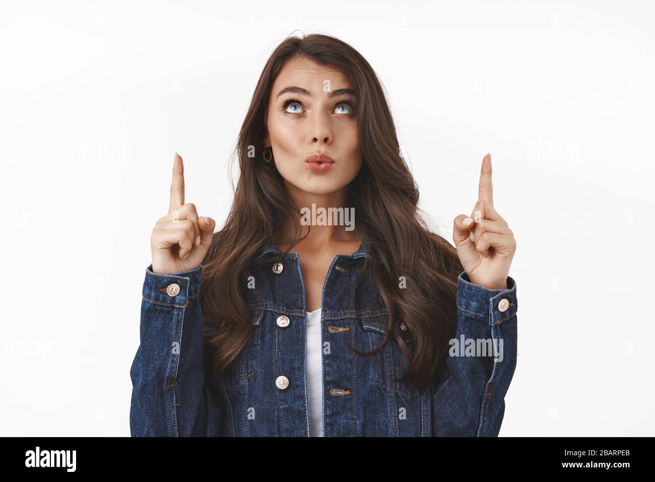 Waist-up portrait curious and interested, amused caucasian woman ...