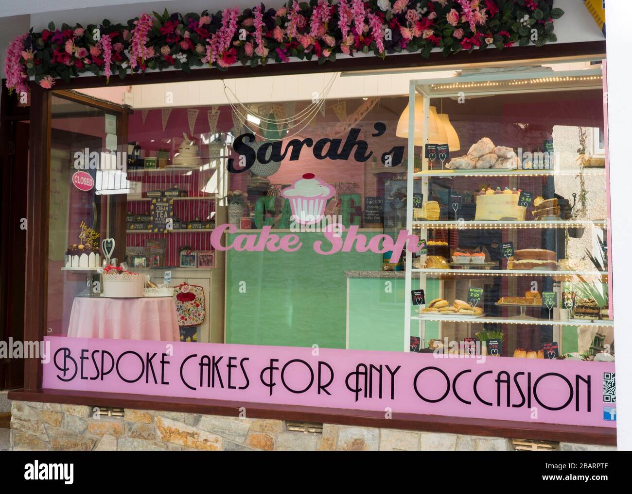 Sarah's Cake Shop, Looe, Cornwall, UK Stock Photo - Alamy