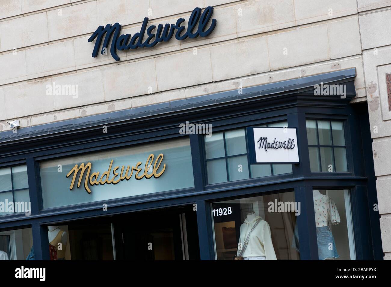 Madewell hi-res stock photography and images - Alamy