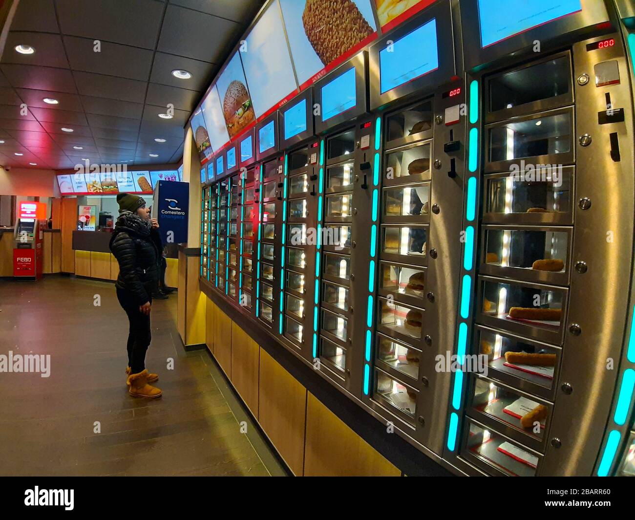 street vending machine for sandwiches and fast food in amsterdam ...