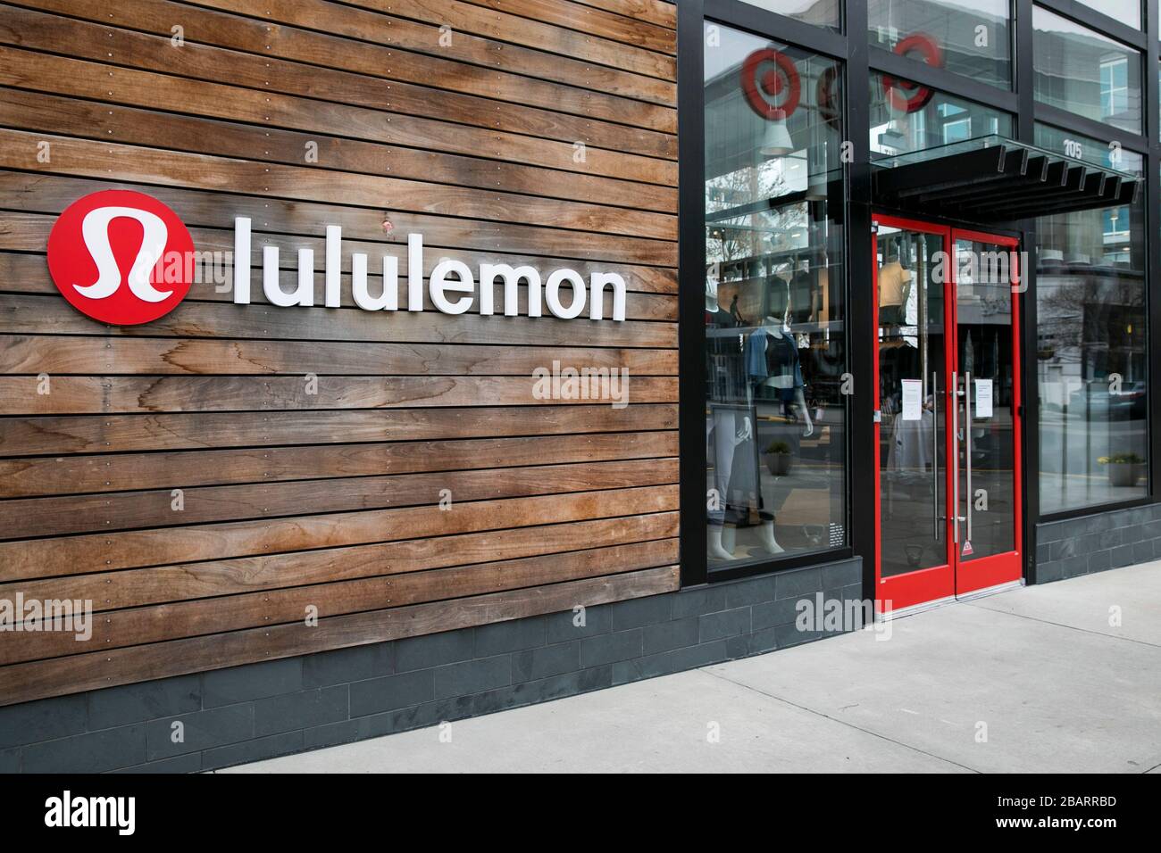 Lululemon athletica logo hi-res stock photography and images - Alamy