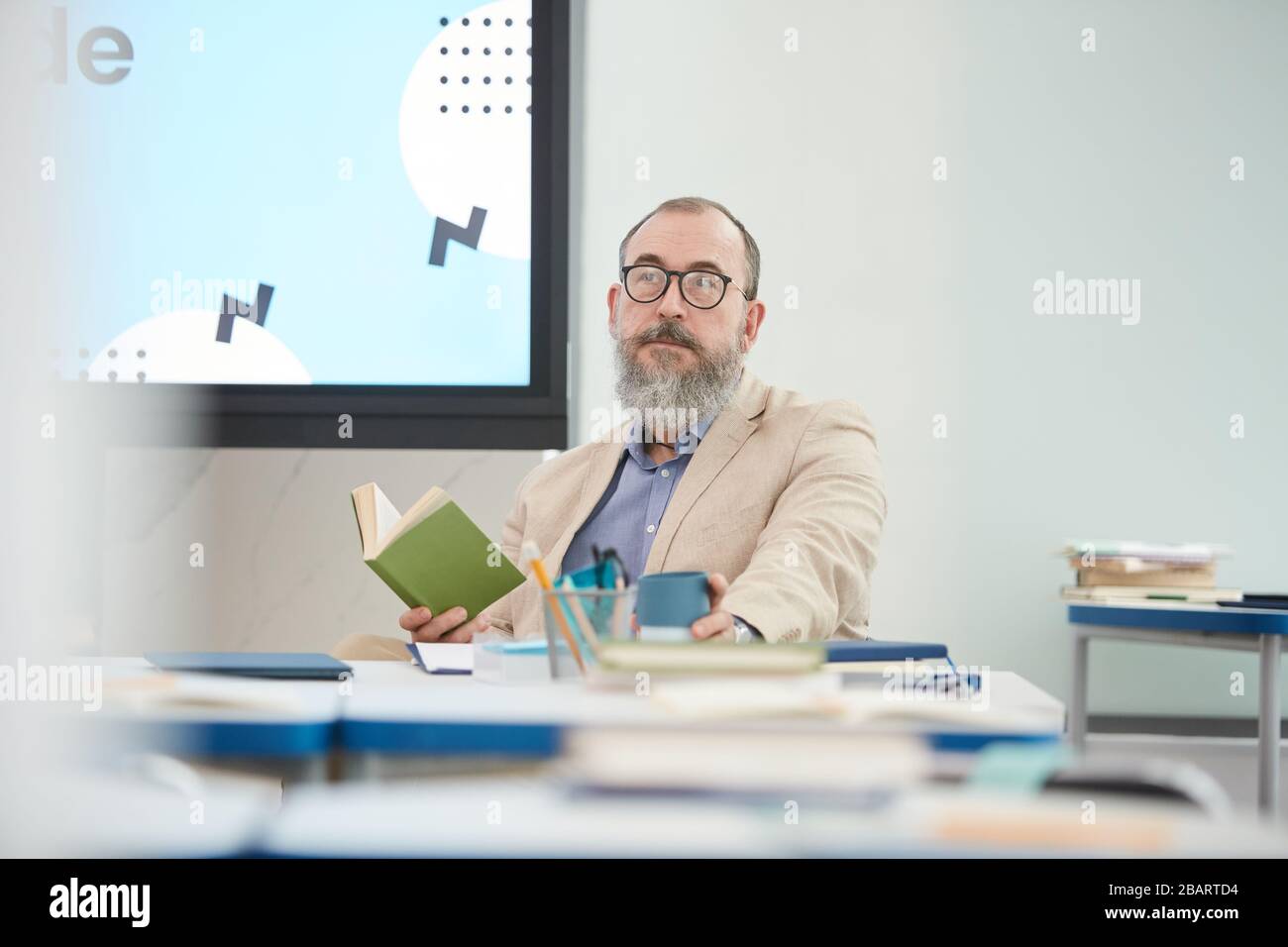 Male professor teaching hi-res stock photography and images - Alamy