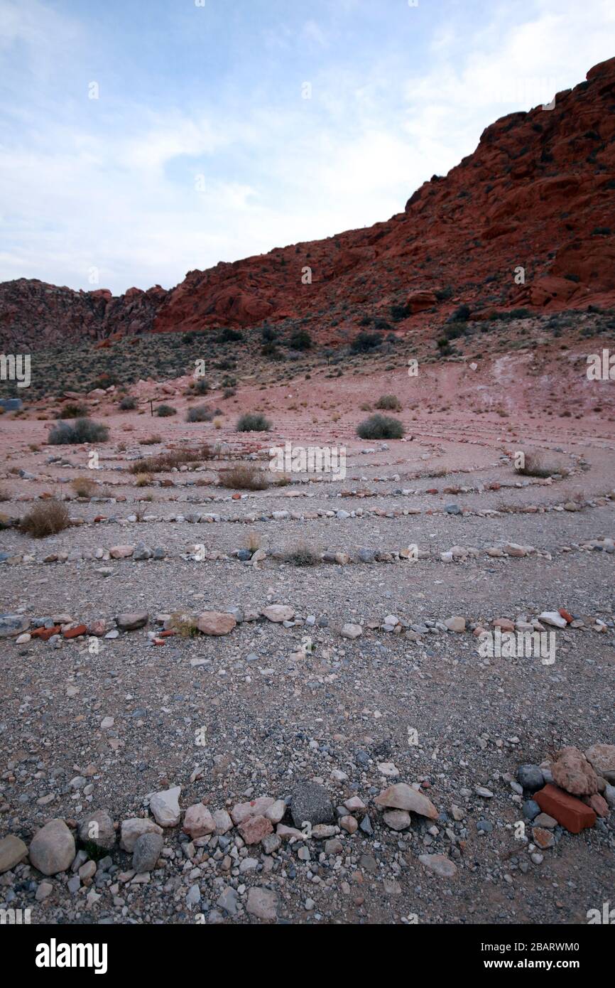 Large red rock mountain hi-res stock photography and images - Alamy