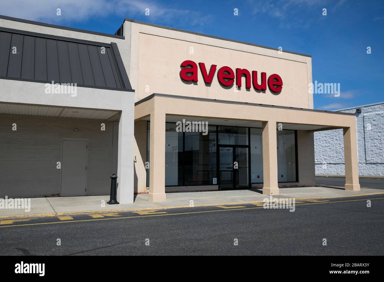 Business avenue hi-res stock photography and images - Alamy