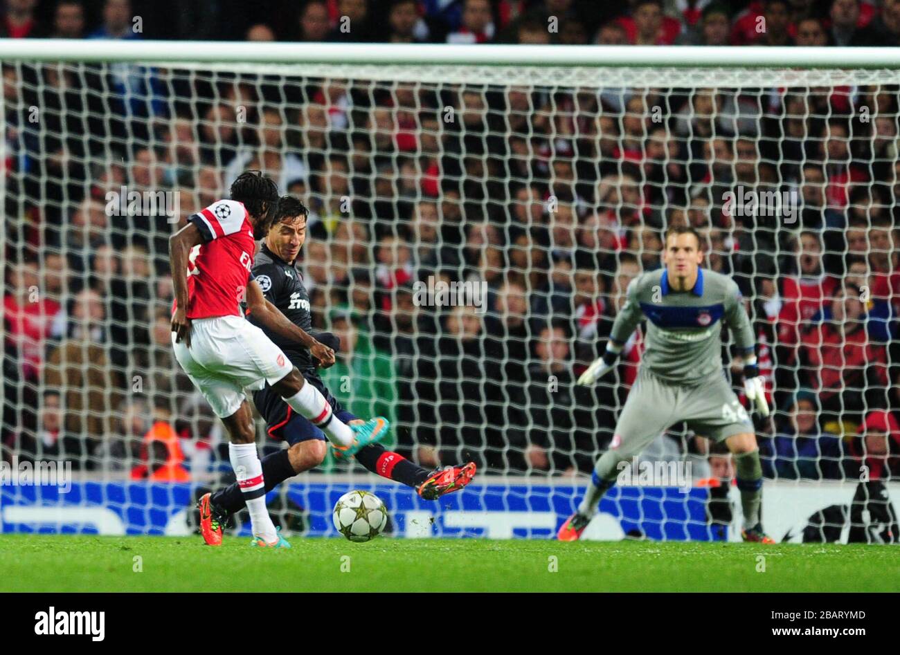 Scores first goal hi-res stock photography and images - Alamy