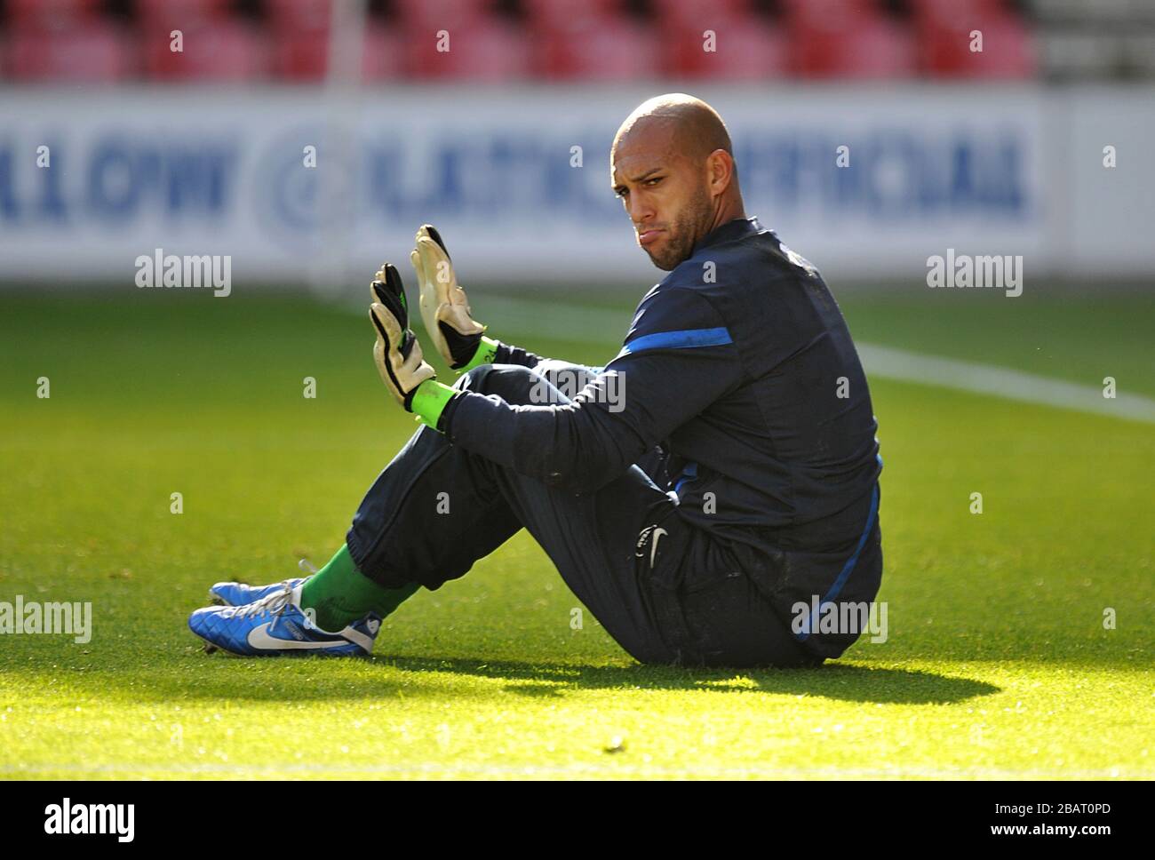 Tim howard everton hi-res stock photography and images - Alamy