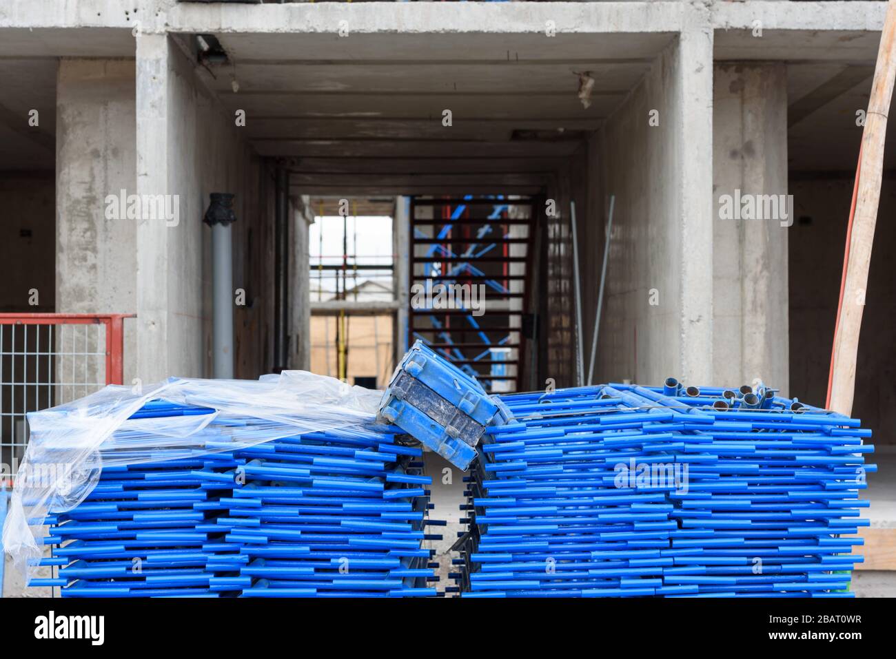 Progress on modern housing build hi-res stock photography and images ...