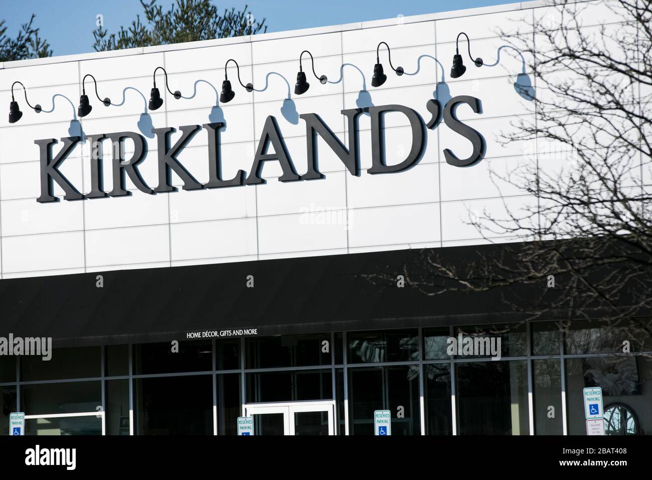 Kirklands store hi-res stock photography and images - Alamy