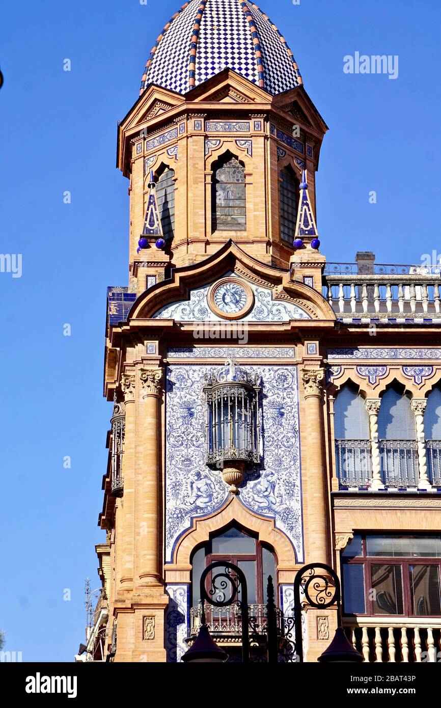 Mosaic on building hi-res stock photography and images - Alamy