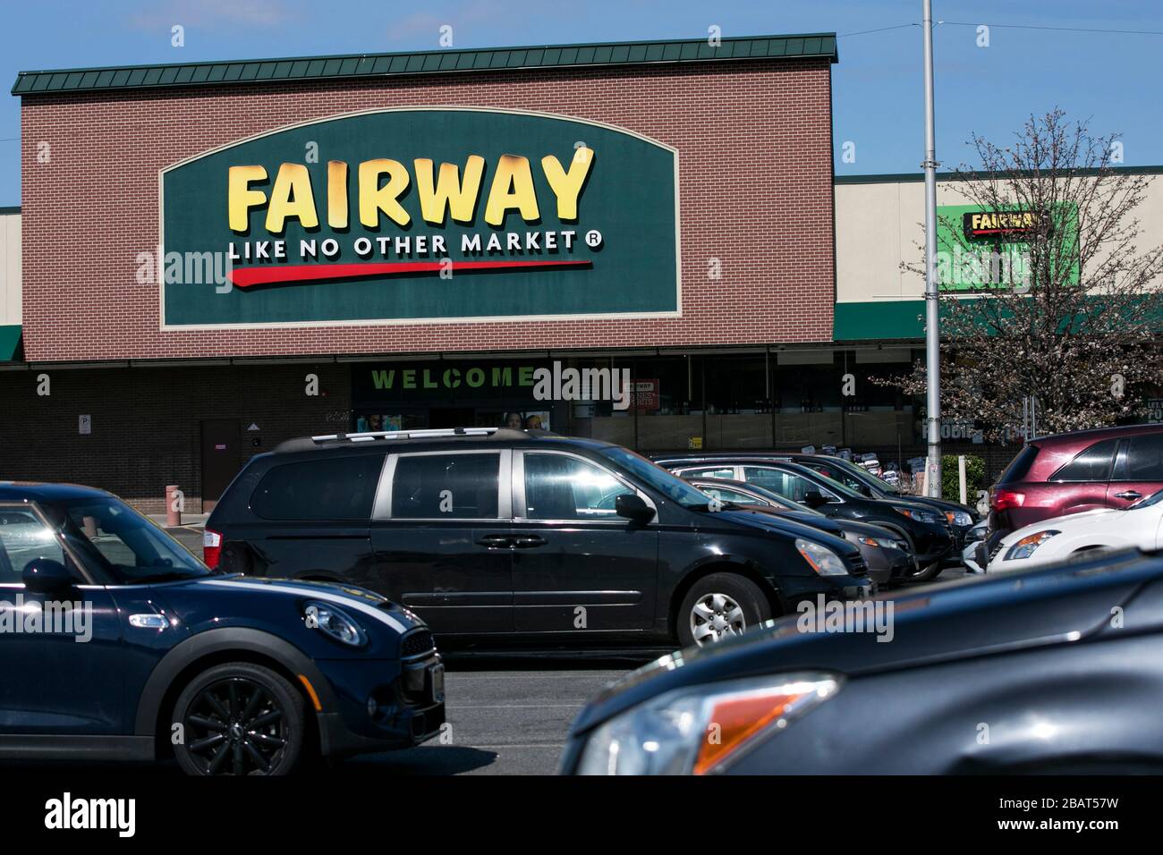 Fairway market hi-res stock photography and images - Alamy
