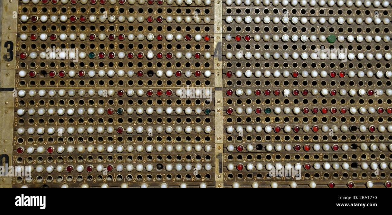 Old fashioned telephone switchboard hi-res stock photography and images ...