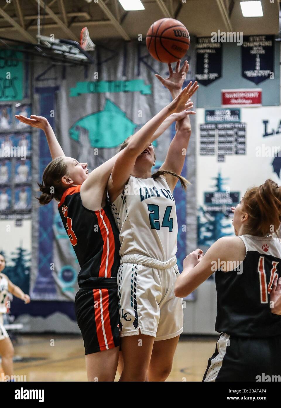 Basketball action with Lewis and Clark vs Lake City High School in ...