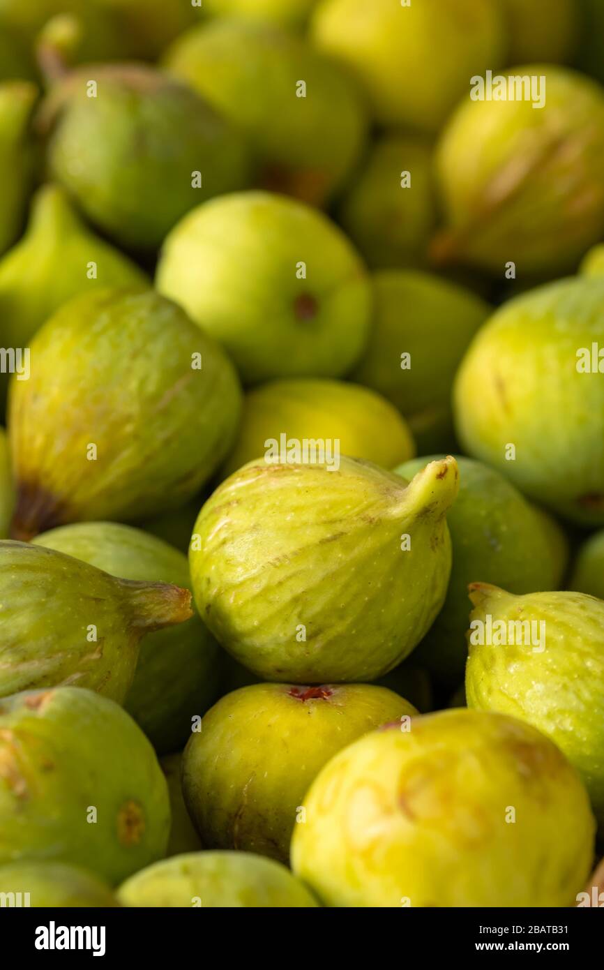 Fresh ripe yellow figs at farmers market close up Stock Photo - Alamy