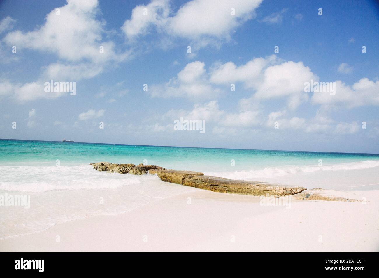 Perfect waves hi-res stock photography and images - Alamy