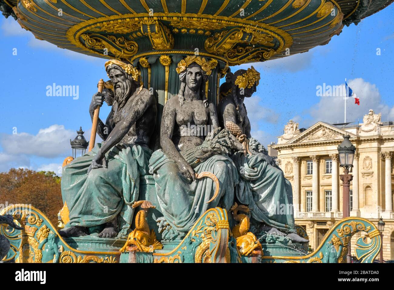 Paris tourist attractions hi-res stock photography and images - Alamy