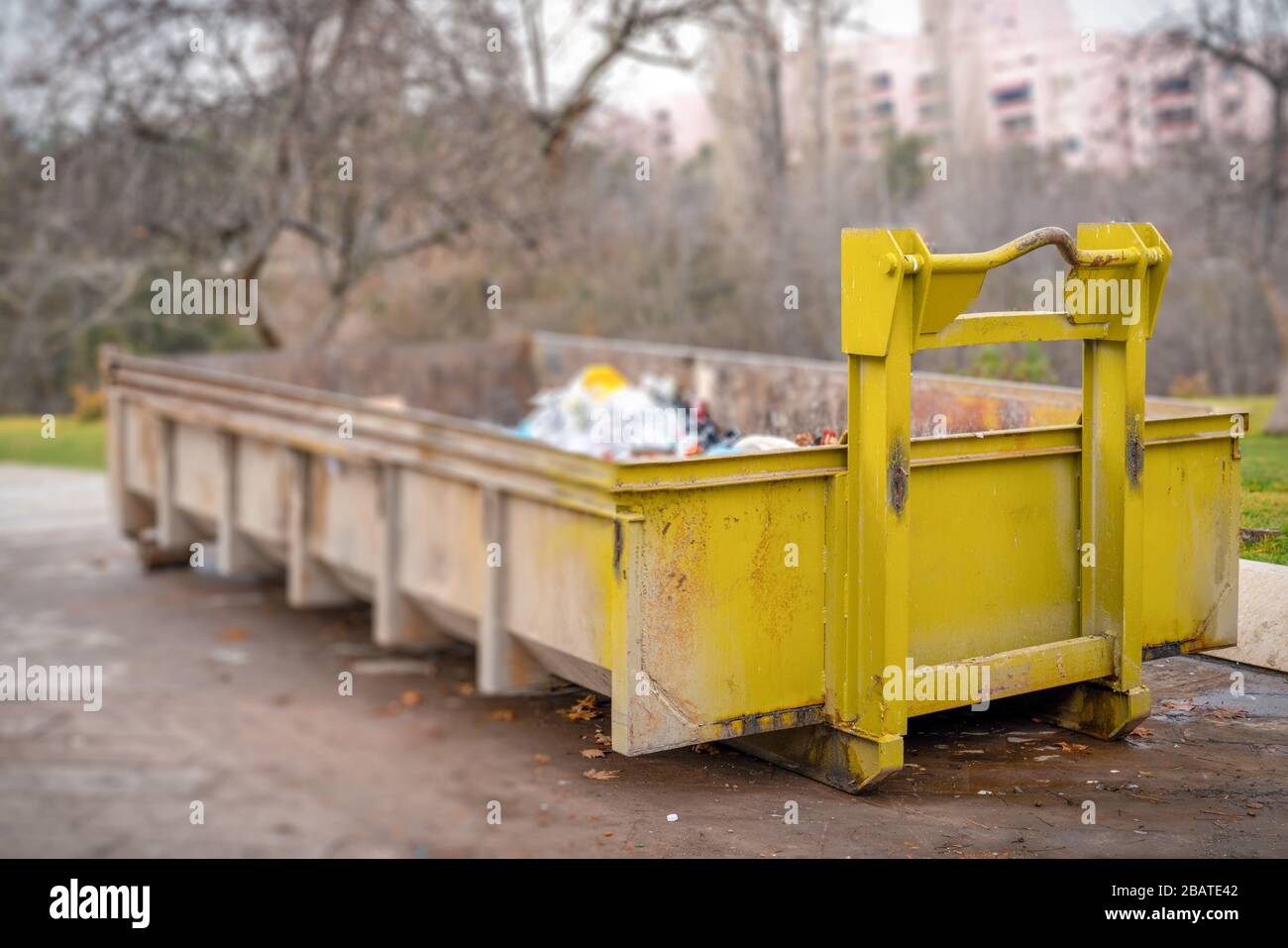 Yellow top recycling bin hi-res stock photography and images - Alamy