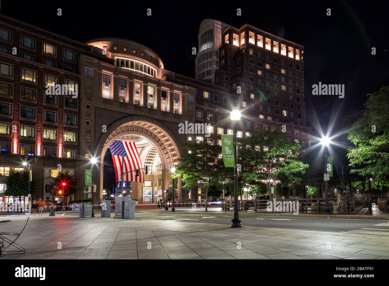 Rowes wharf arch hi-res stock photography and images - Alamy