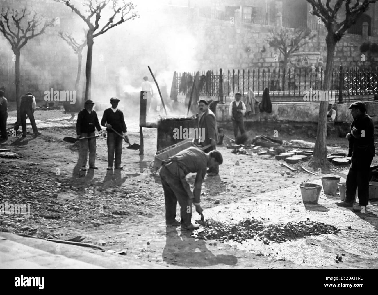 Road gang hi-res stock photography and images - Alamy