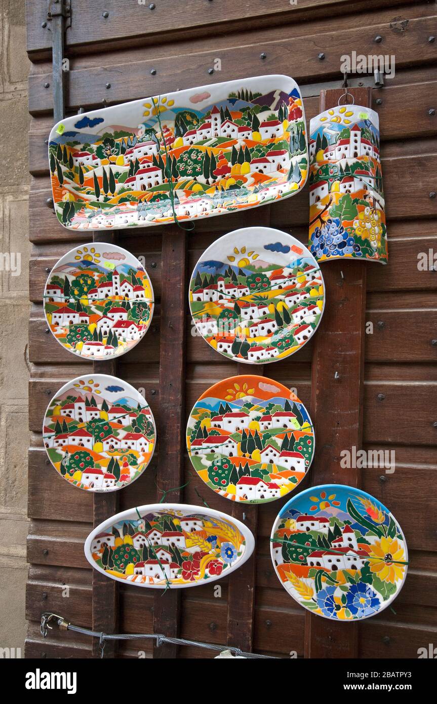 Tuscany italy ceramic painted pottery hi-res stock photography and ...