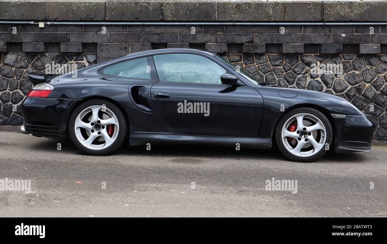 Porsche 911 side view hi-res stock photography and images - Alamy