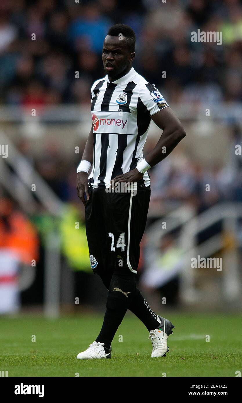 Newcastle united cheick tiote hi-res stock photography and images - Alamy