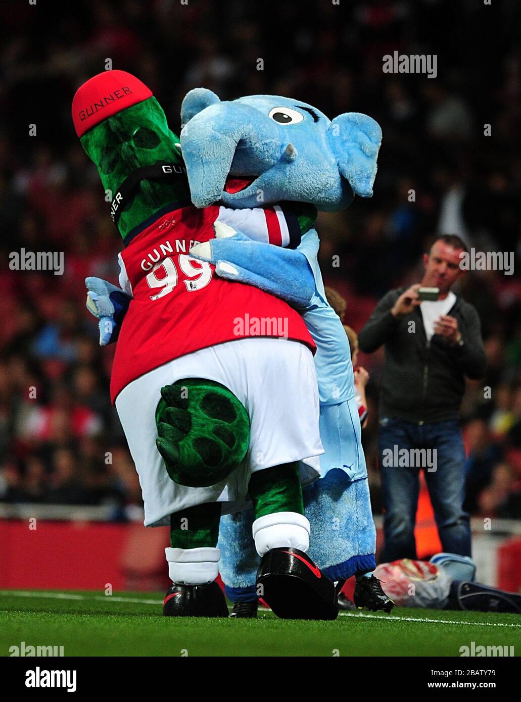 Sports mascots hi-res stock photography and images - Alamy