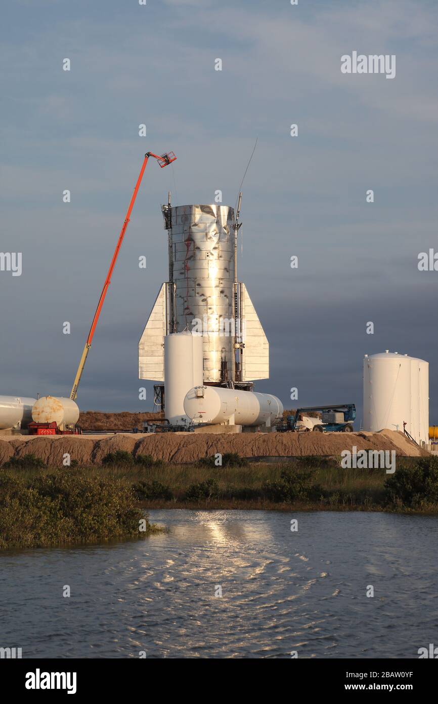 Golden tanks hi-res stock photography and images - Alamy