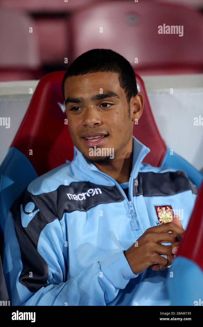 West ham uniteds paul hi-res stock photography and images - Alamy