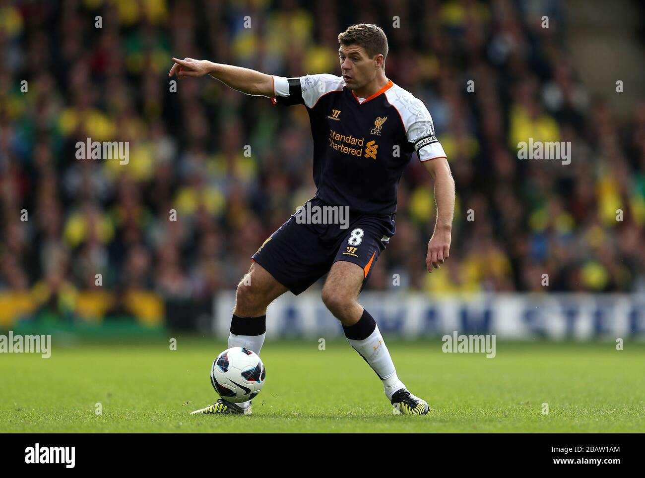 Football steven gerrard hi-res stock photography and images - Alamy