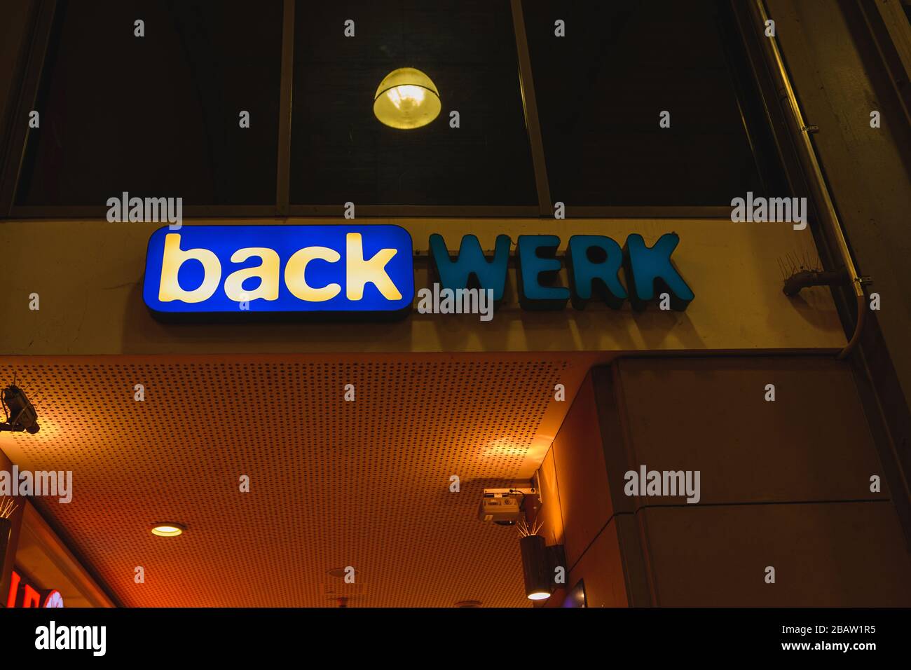 Back werk sign hi-res stock photography and images - Alamy