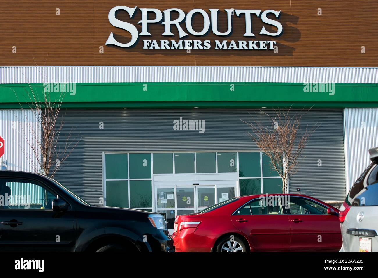 Sprouts grocery store logo hi-res stock photography and images - Alamy
