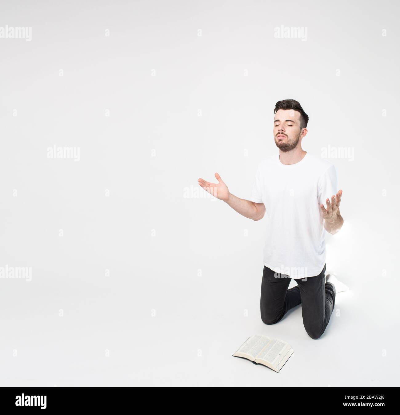 Jesus christ pose hi-res stock photography and images - Alamy