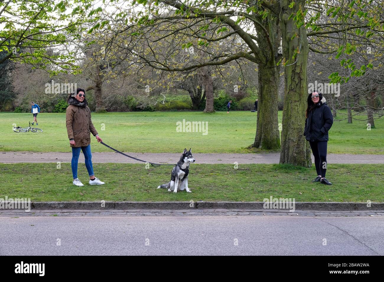 London, UK, social distancing 29th Mar 2020, London, UK, Sunday in the ...