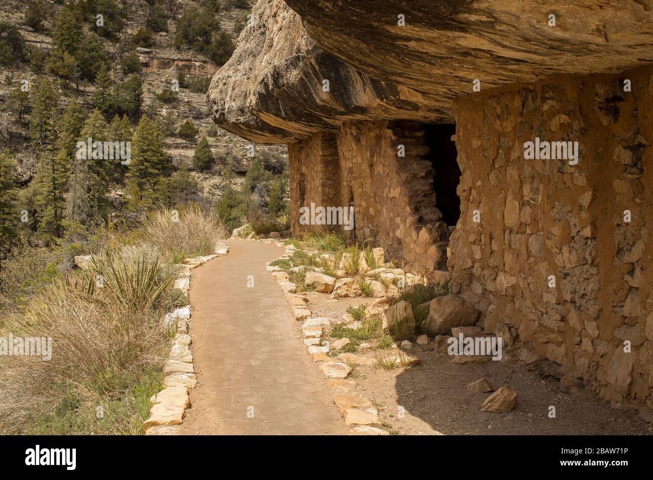 Island trail surrounds Walnut Canyon Park with great views of rocks ...