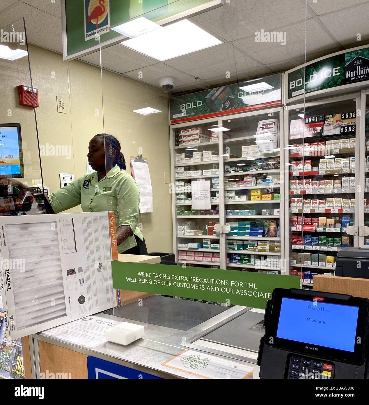Publix supermarket has installed protective shields at checkout hi-res ...