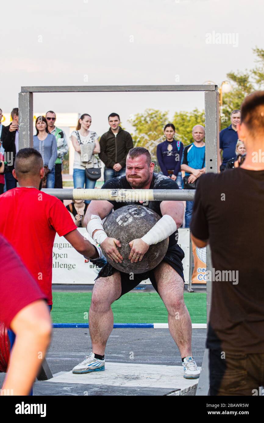 Strongman truck hi-res stock photography and images - Alamy