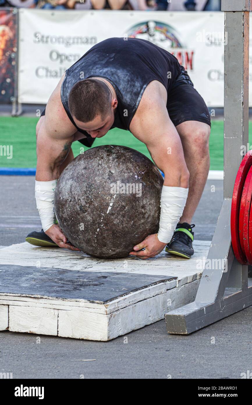 Strongman truck hi-res stock photography and images - Alamy