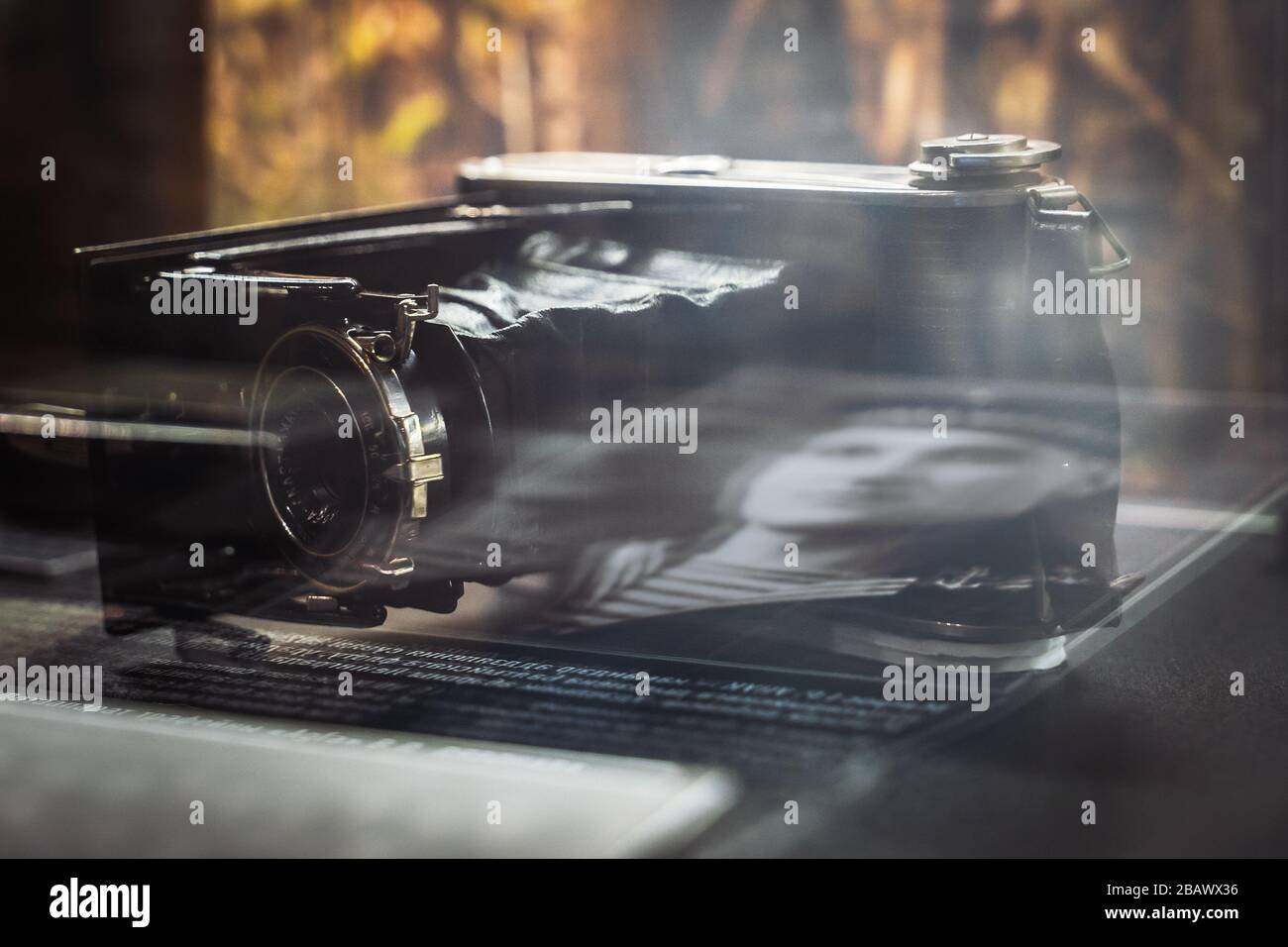 old vintage camera. old portret photo. retro technology. close up Stock ...