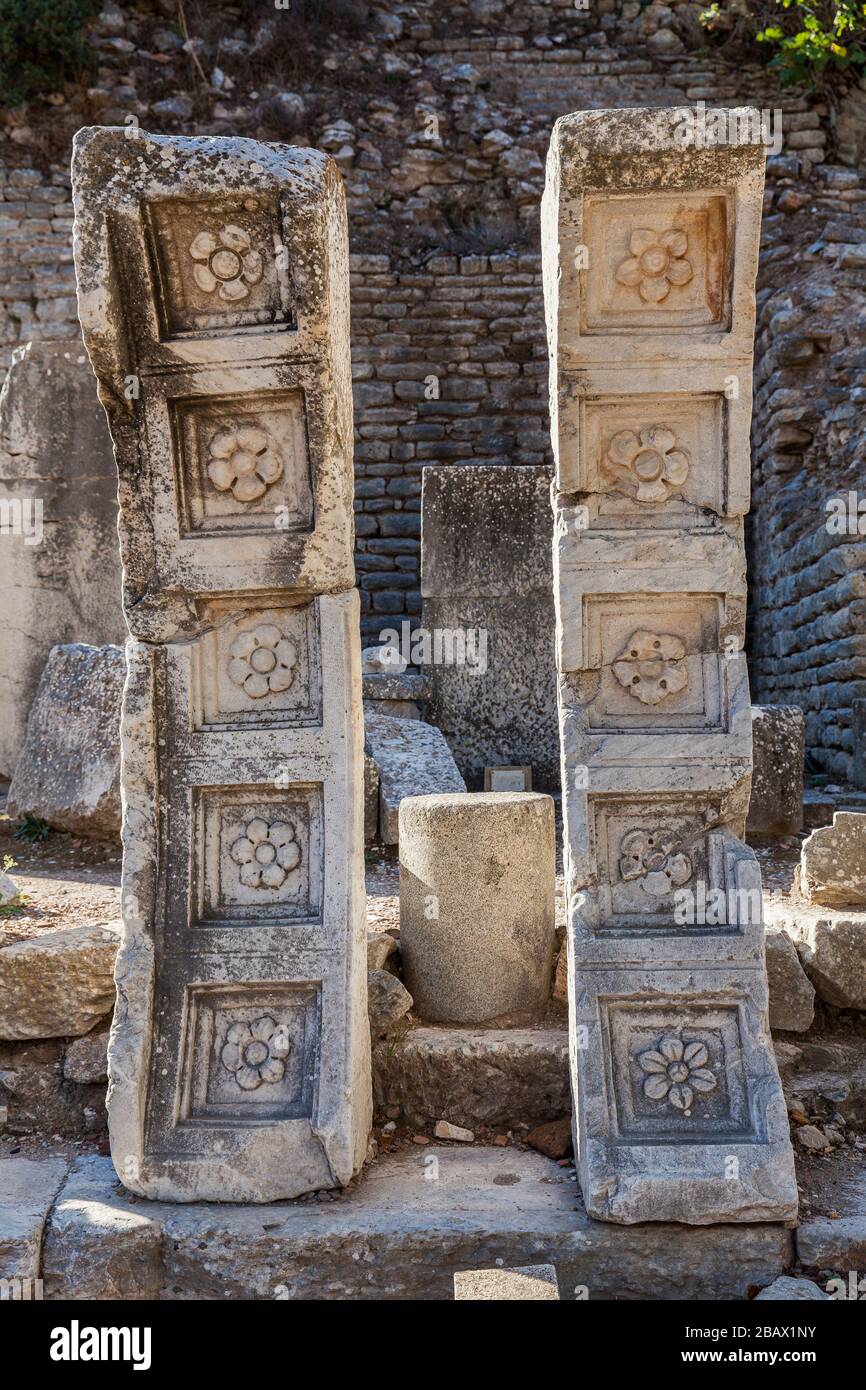 Ephesus turkey gate of hercules hi-res stock photography and images - Alamy