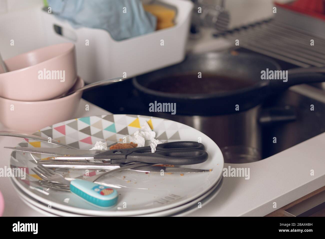 Dirty tableware hi-res stock photography and images - Alamy