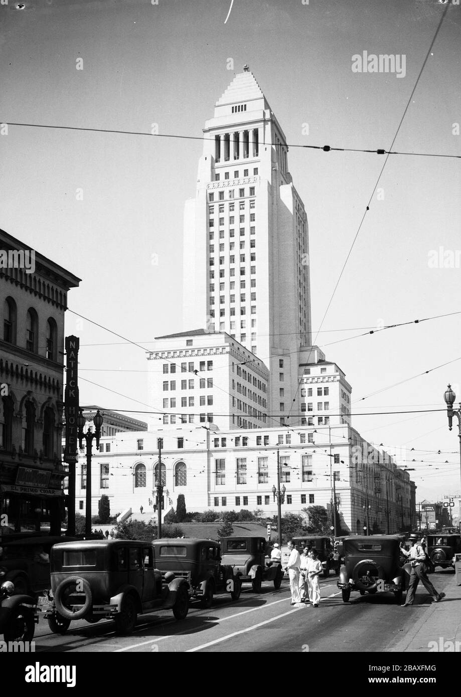 Exterior view of Los Angeles City Hall from Main Street, Los Angeles ...