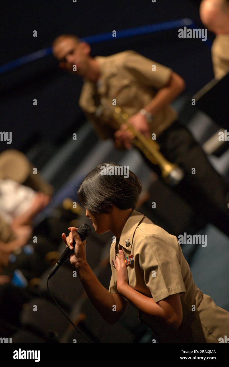 Us navy petty officer class hi-res stock photography and images - Alamy